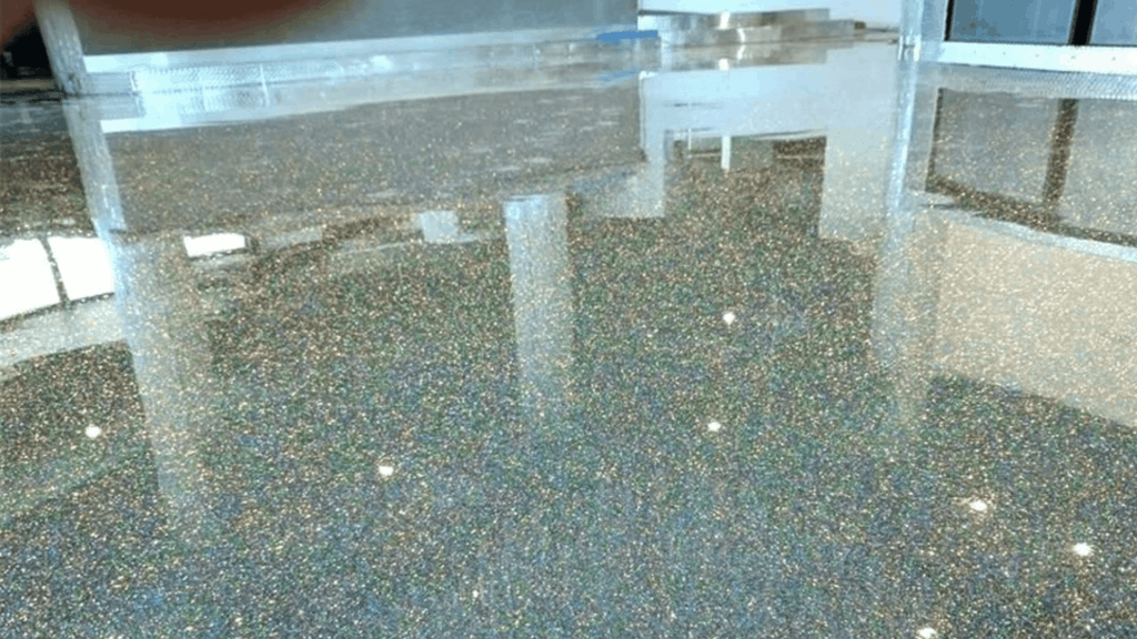 Epoksi tlaki: Cena, trendi, ideje in kateremu mojstru za epoksi tla ...